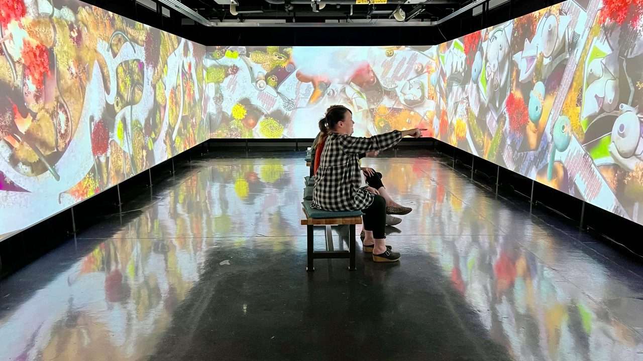 Discover Scalable Display Technologies: Transforming Your Display and Visual Interaction Experience.